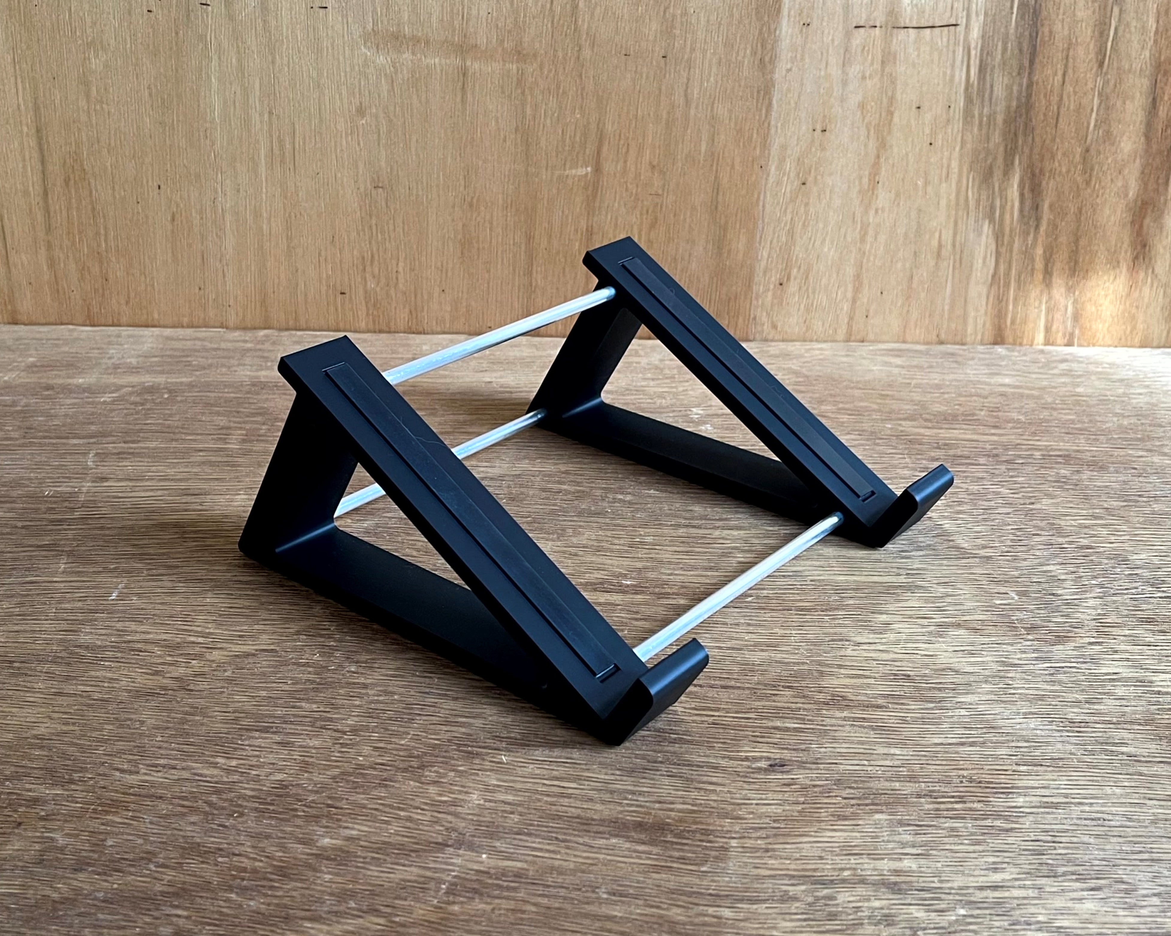 Akai MPC 500 Battery Operated Drum Machine and Sampler Stand – Cold ...